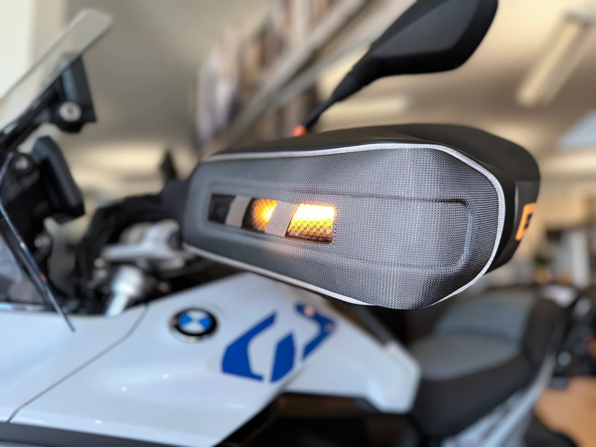 HIPPO HANDS ROGUE CF ADV/TOURING ROGUE MID-SIZED VERSATILE MOTORCYCLE ...